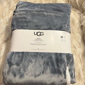 UGG | Bedding | Nwt Ugg Avery Hooded Throw | Poshmark